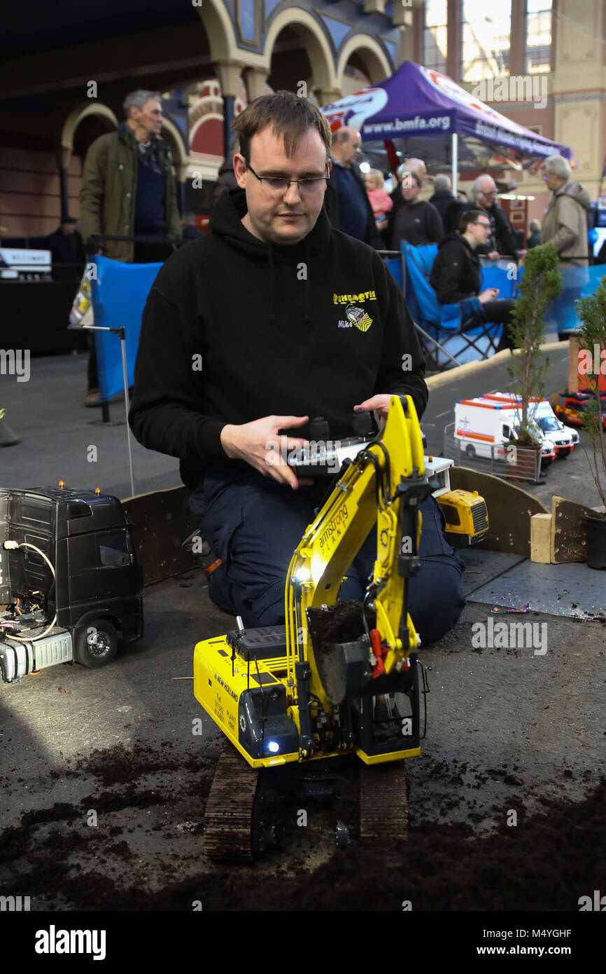 Hobbyists visit the London Model Engineering Exhibition at the ...