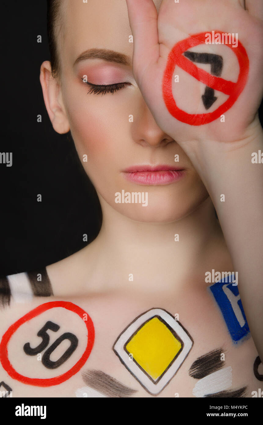 Body painted woman hi-res stock photography and images - Alamy