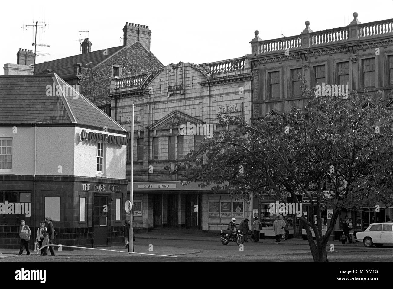Wetherspoon front building Black and White Stock Photos & Images - Alamy