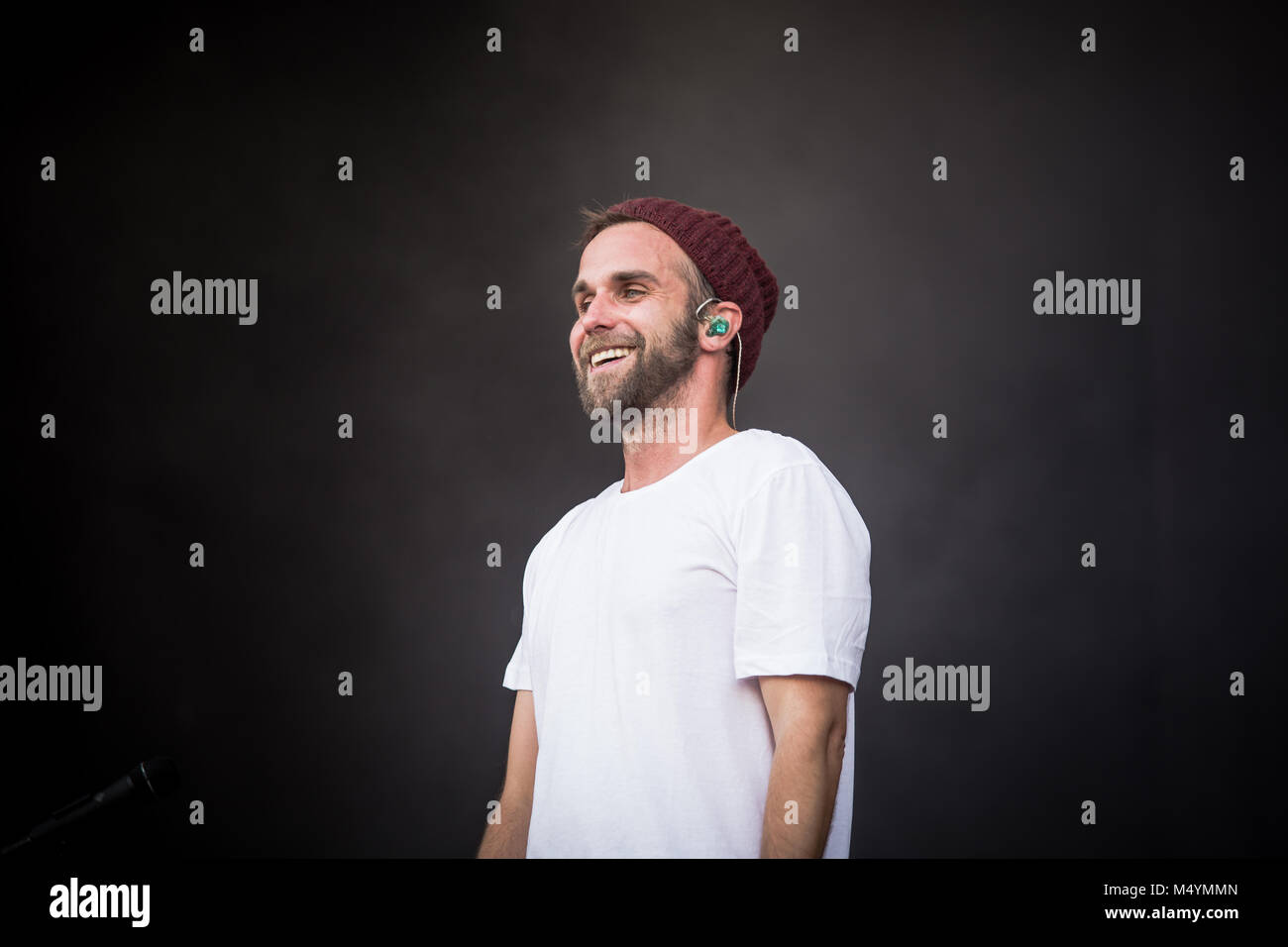 Photograph of kid hi-res stock photography and images - Alamy