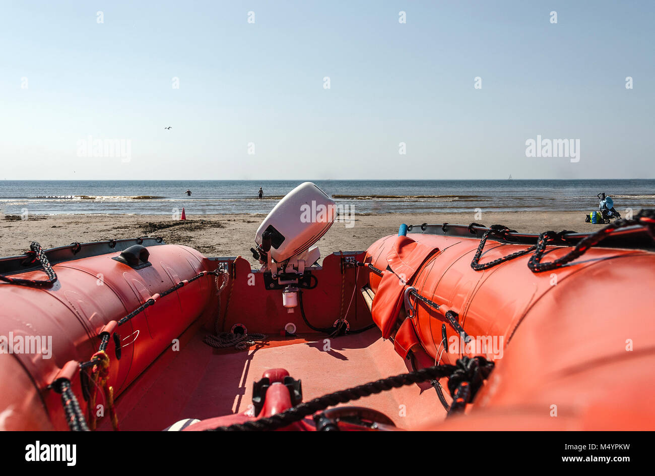 Lifeboat and beach hi-res stock photography and images - Alamy