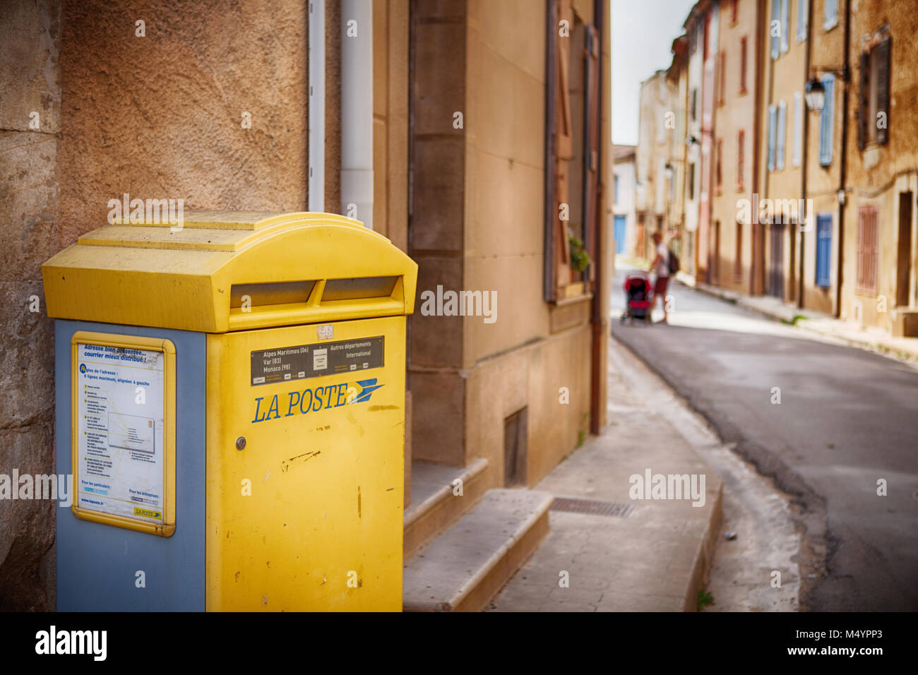 Walk to the mailbox hi-res stock photography and images - Alamy