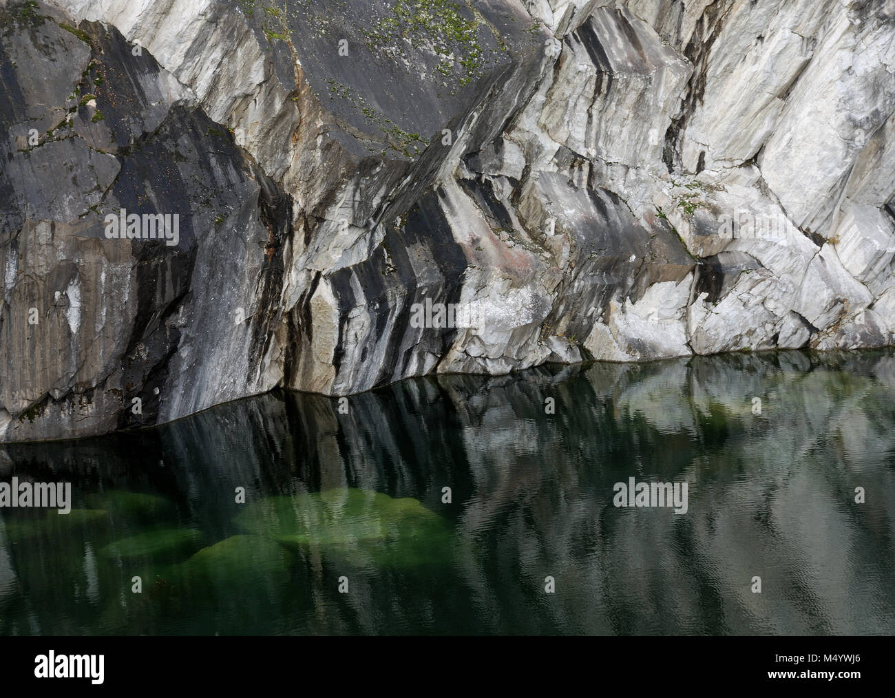 Indian rock quarry hi-res stock photography and images - Alamy