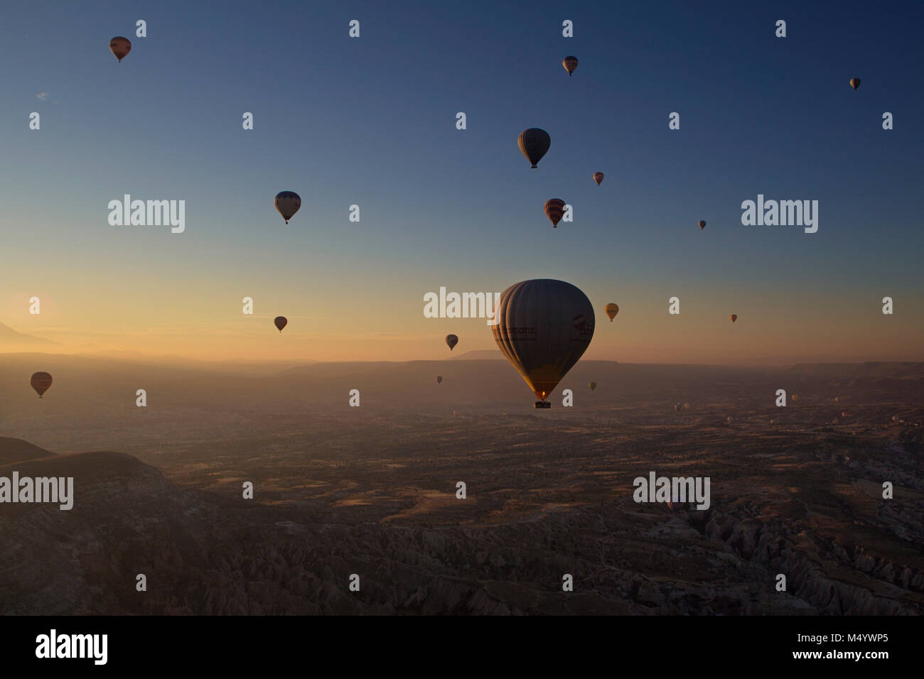 Hot air balloons sunset hi-res stock photography and images - Alamy