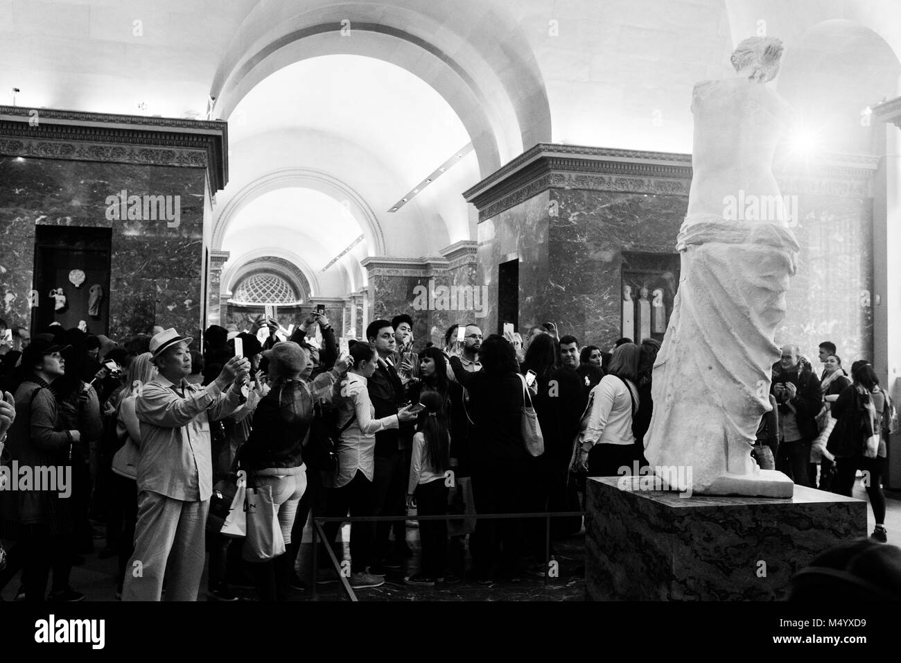 Venus de milo louvre museum Black and White Stock Photos & Images - Alamy