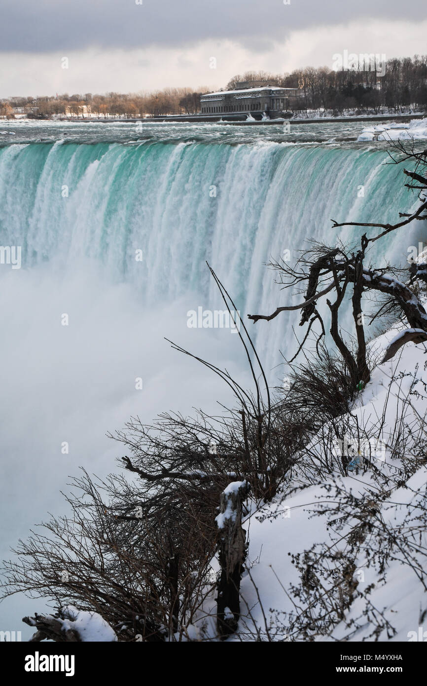 Niagara falls border crossing hi-res stock photography and images - Alamy