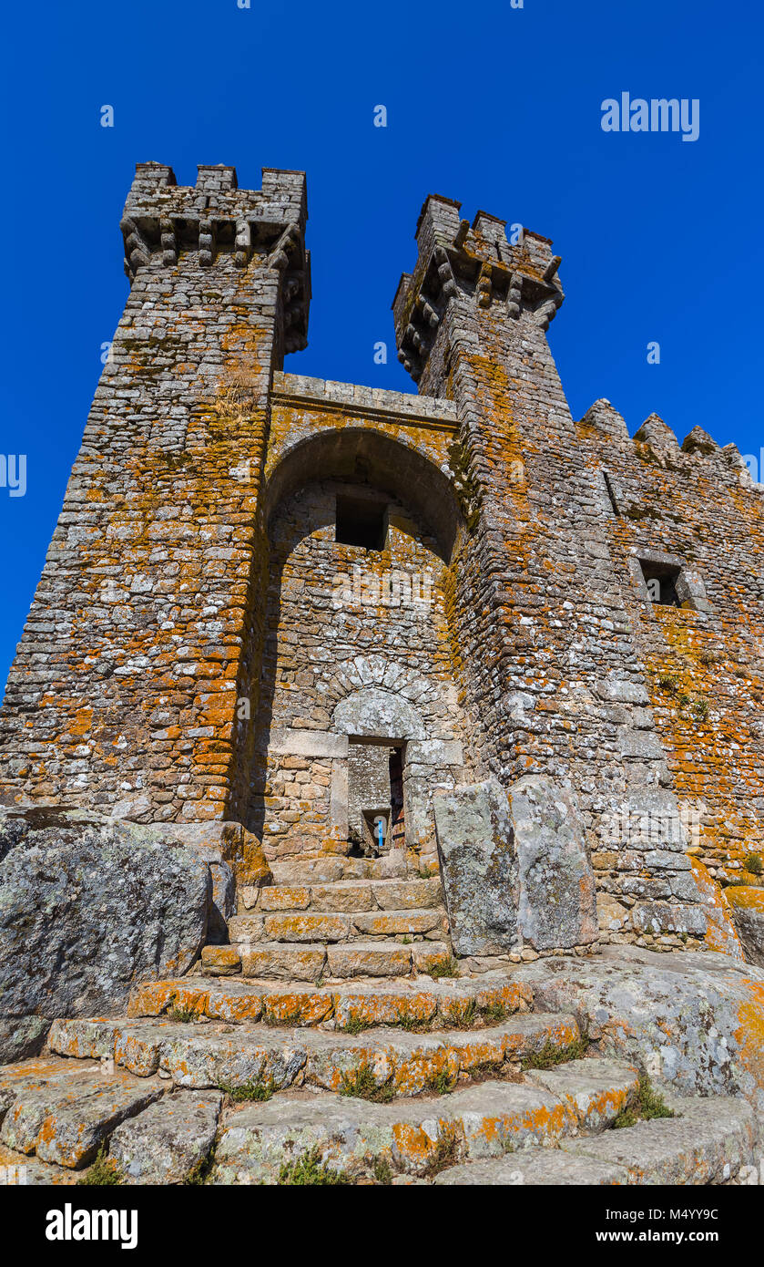 European castle in portugal hi-res stock photography and images - Alamy