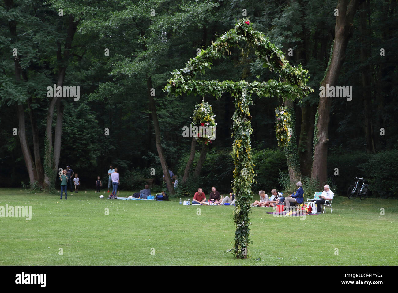 Midsummer sweden celebration hi-res stock photography and images - Alamy
