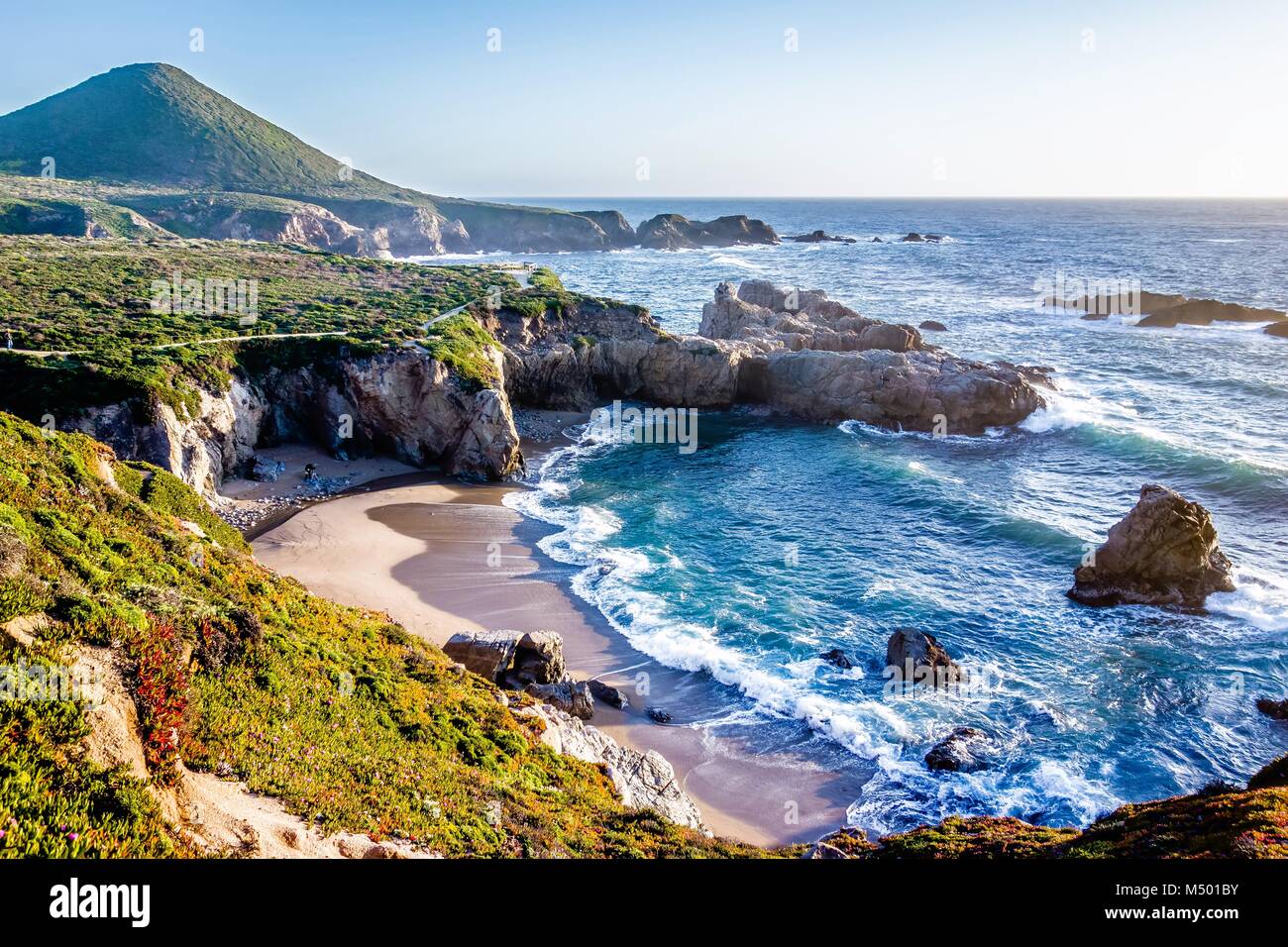 pacific ocean coastal scenes of beaches rocks and cliffs Stock Photo ...