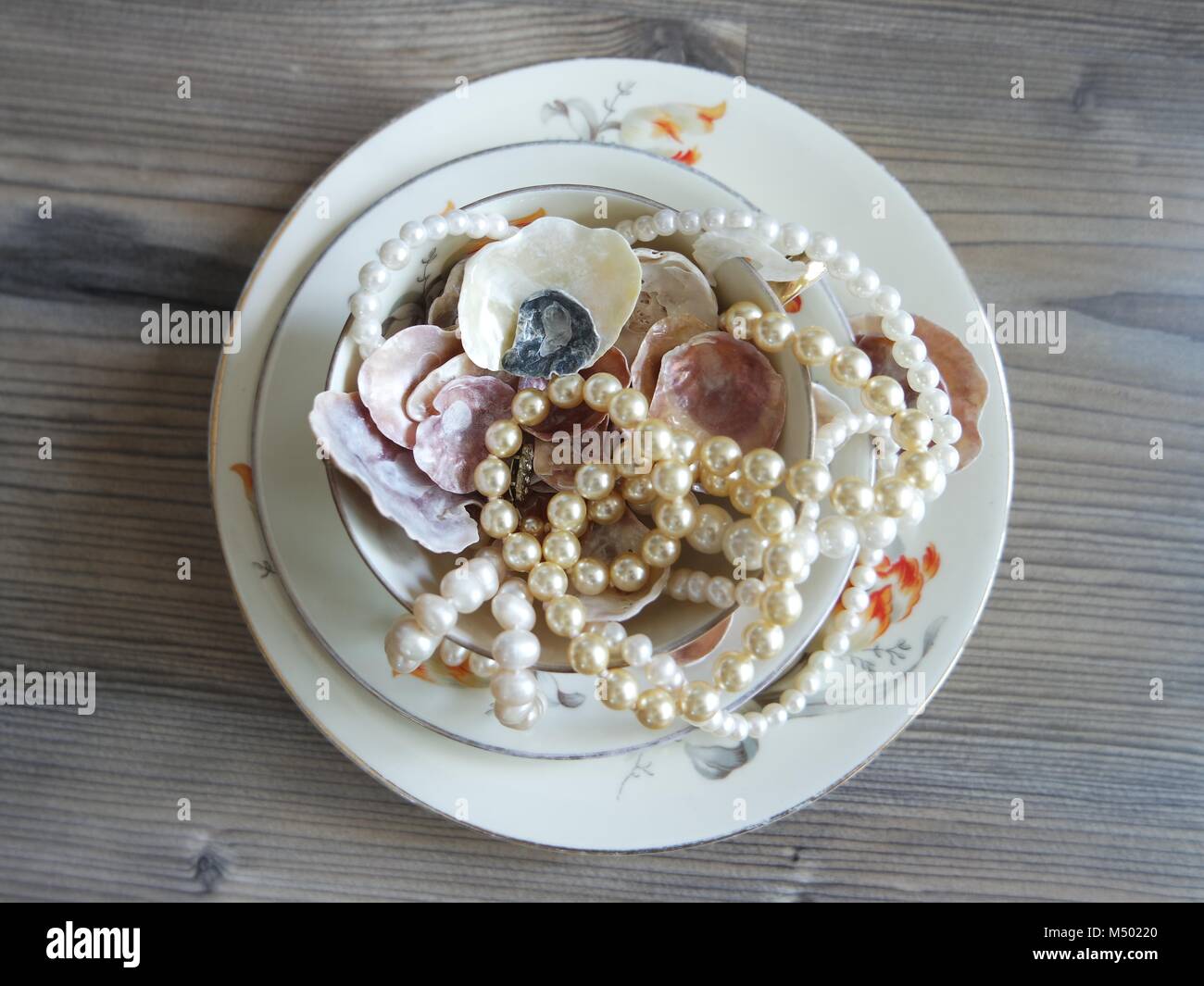 Arrangement of shells hi-res stock photography and images - Alamy