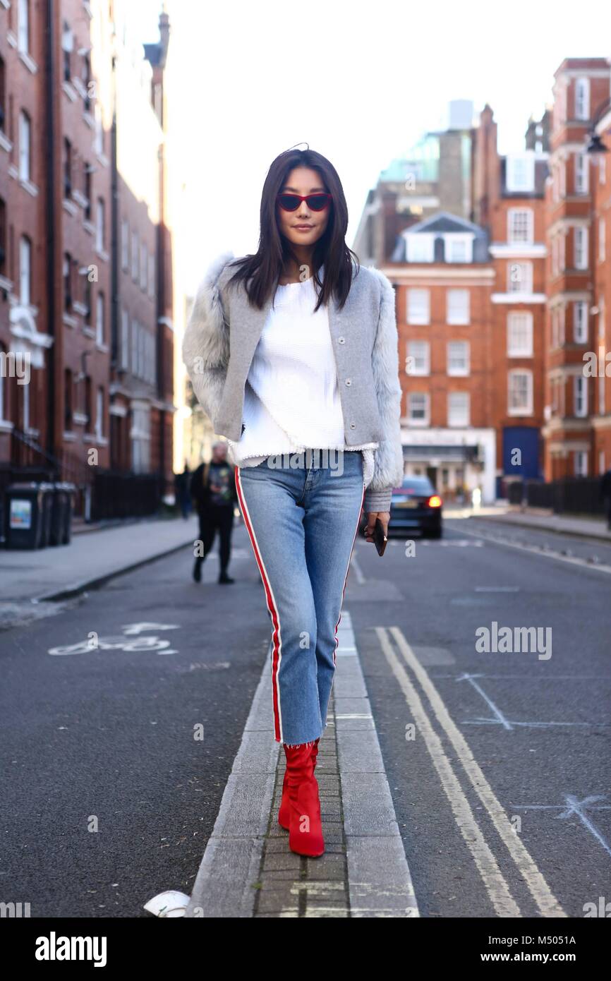 London, Grossbritannien. 17th Feb, 2018. Model Shiya Zhao posing ...