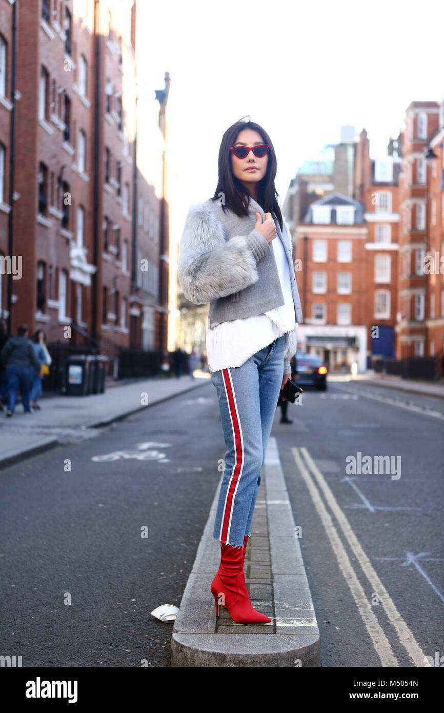 London, Grossbritannien. 17th Feb, 2018. Model Shiya Zhao posing ...