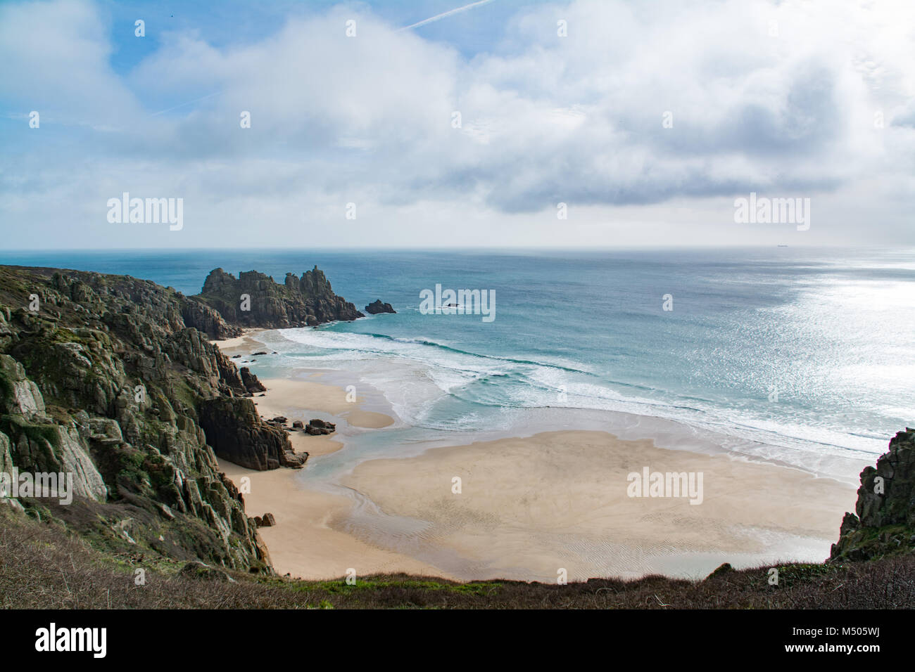 Treen, Cornwall, UK. 19th Feb 2018.UK Weather. It was a pleasant 13 ...