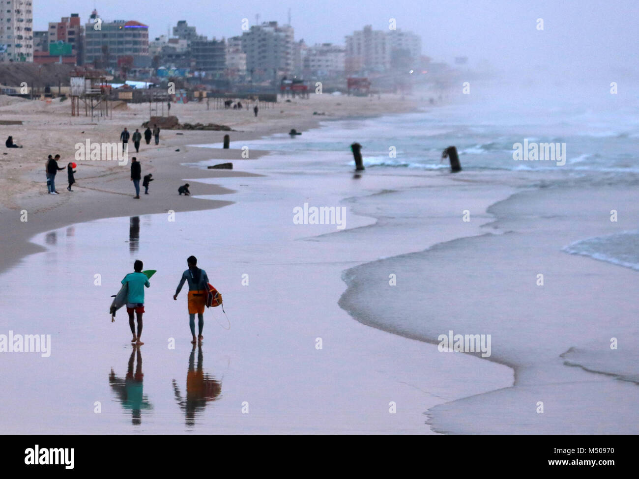 Gaza City, The Gaza Strip, Palestine. 19th Feb, 2018. Palestinian ...