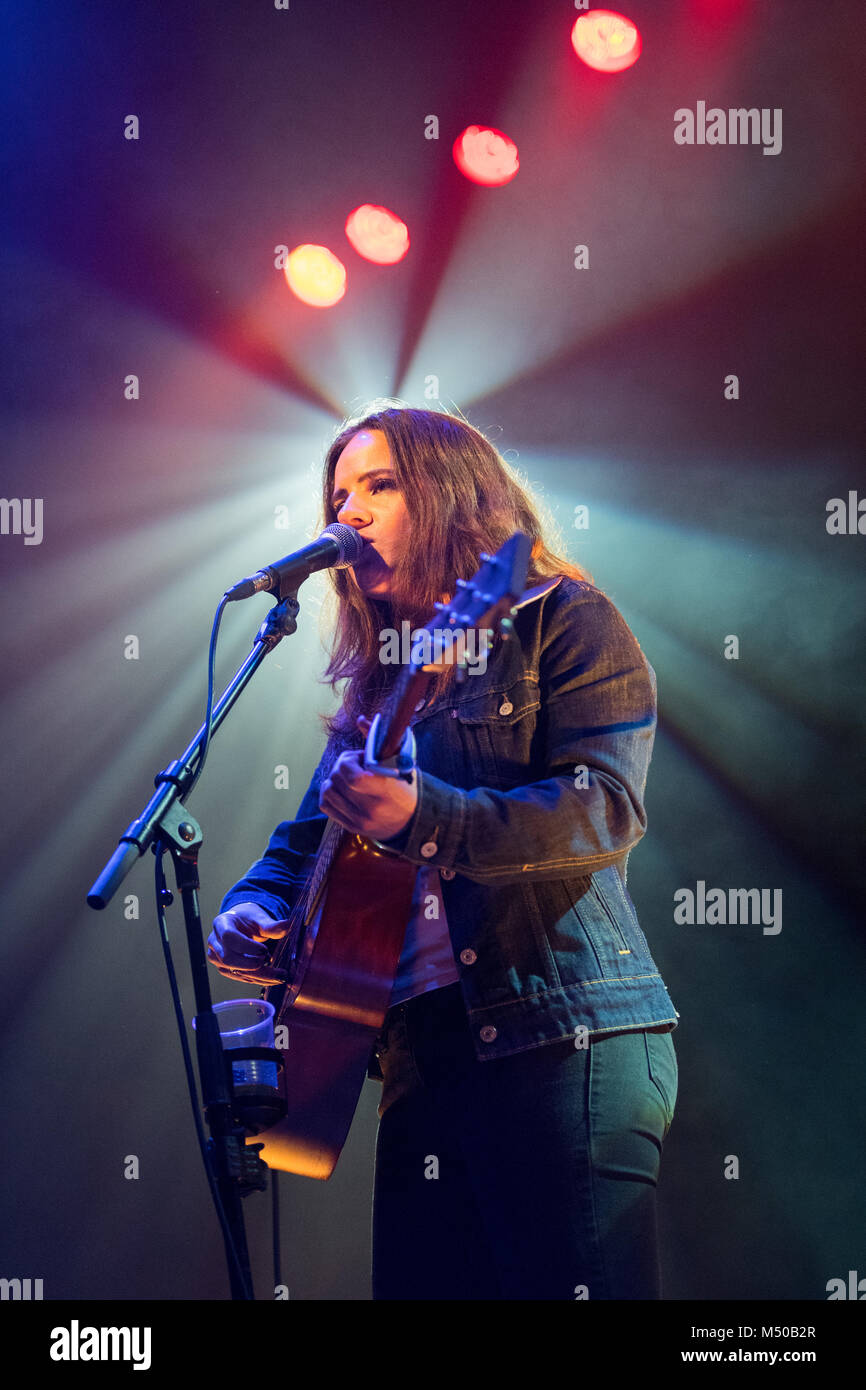 Glasgow uk guitarist singer hi-res stock photography and images - Alamy