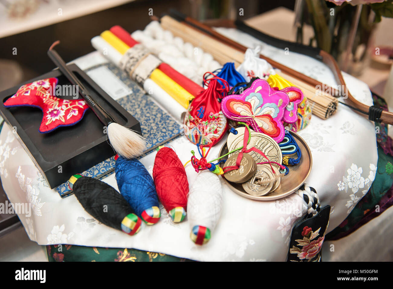 Korean traditional cloth hi-res stock photography and images - Alamy