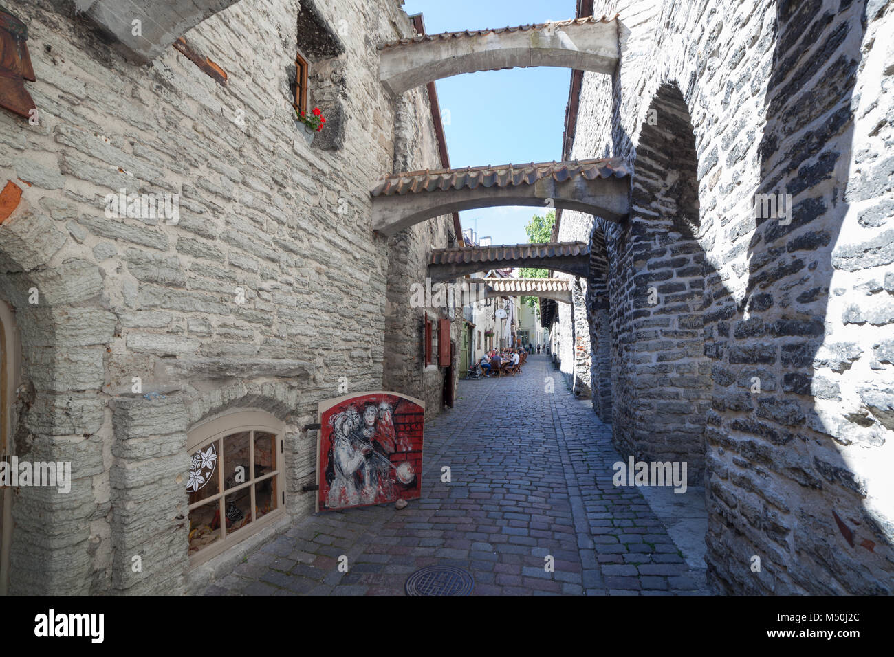 An old street with arches hi-res stock photography and images - Alamy