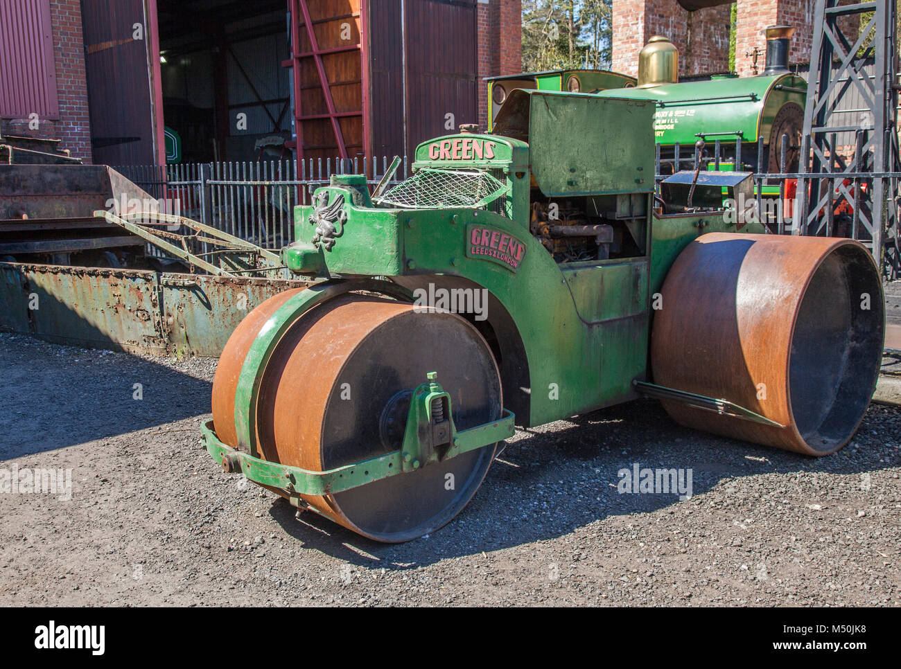 Green road roller hi-res stock photography and images - Alamy