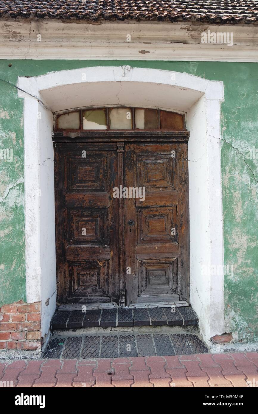 Entrance old house hi-res stock photography and images - Alamy