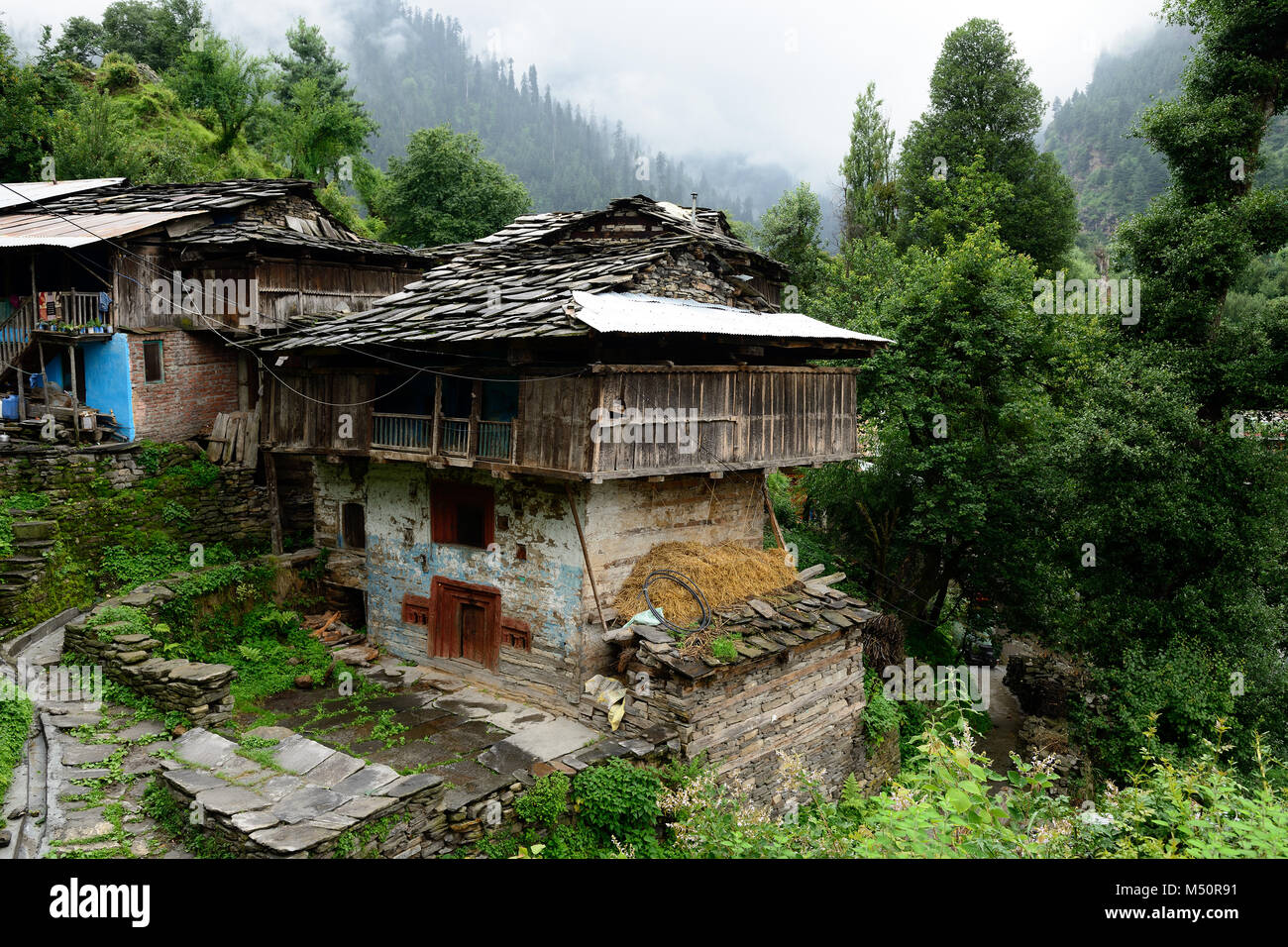 Traditional house in Old Manali in India, Himachal Pradesh Stock Photo ...