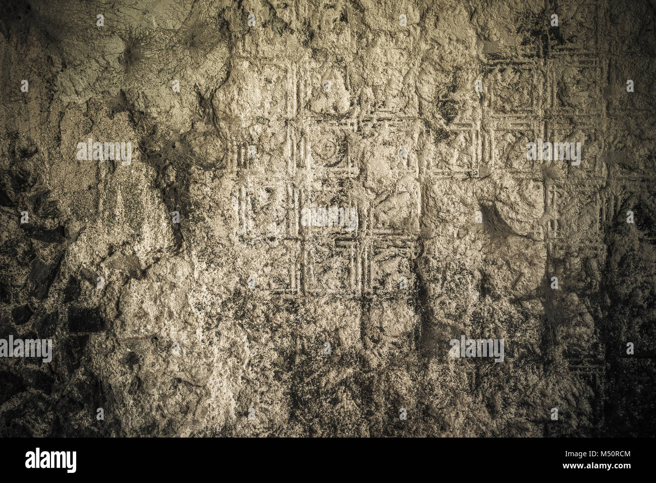 Wall old patterned wallpaper hi-res stock photography and images - Alamy