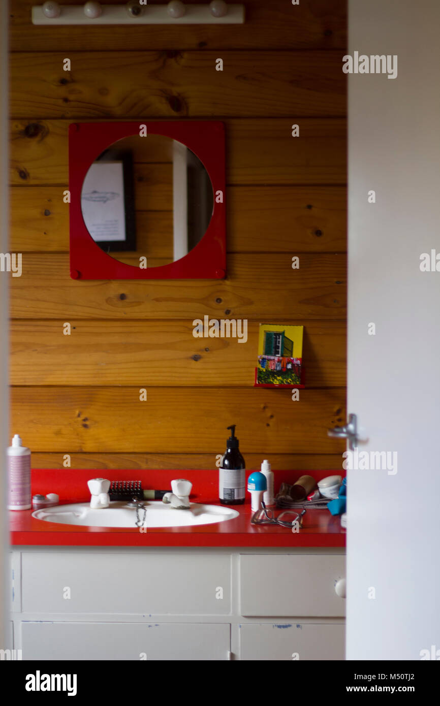 Messy cabin hi-res stock photography and images - Alamy