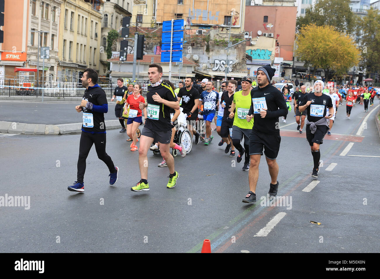 ISTANBUL, TURKEY - NOVEMBER 12, 2017: Athletes running in 39. Istanbul ...