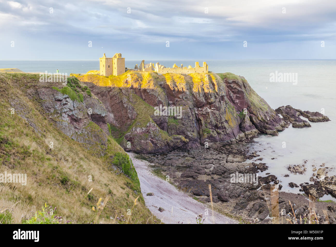 Dunnottar castle sunset hi-res stock photography and images - Alamy