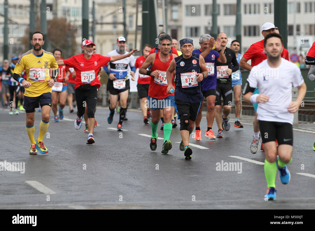 ISTANBUL, TURKEY - NOVEMBER 12, 2017: Athletes running in 39. Istanbul ...