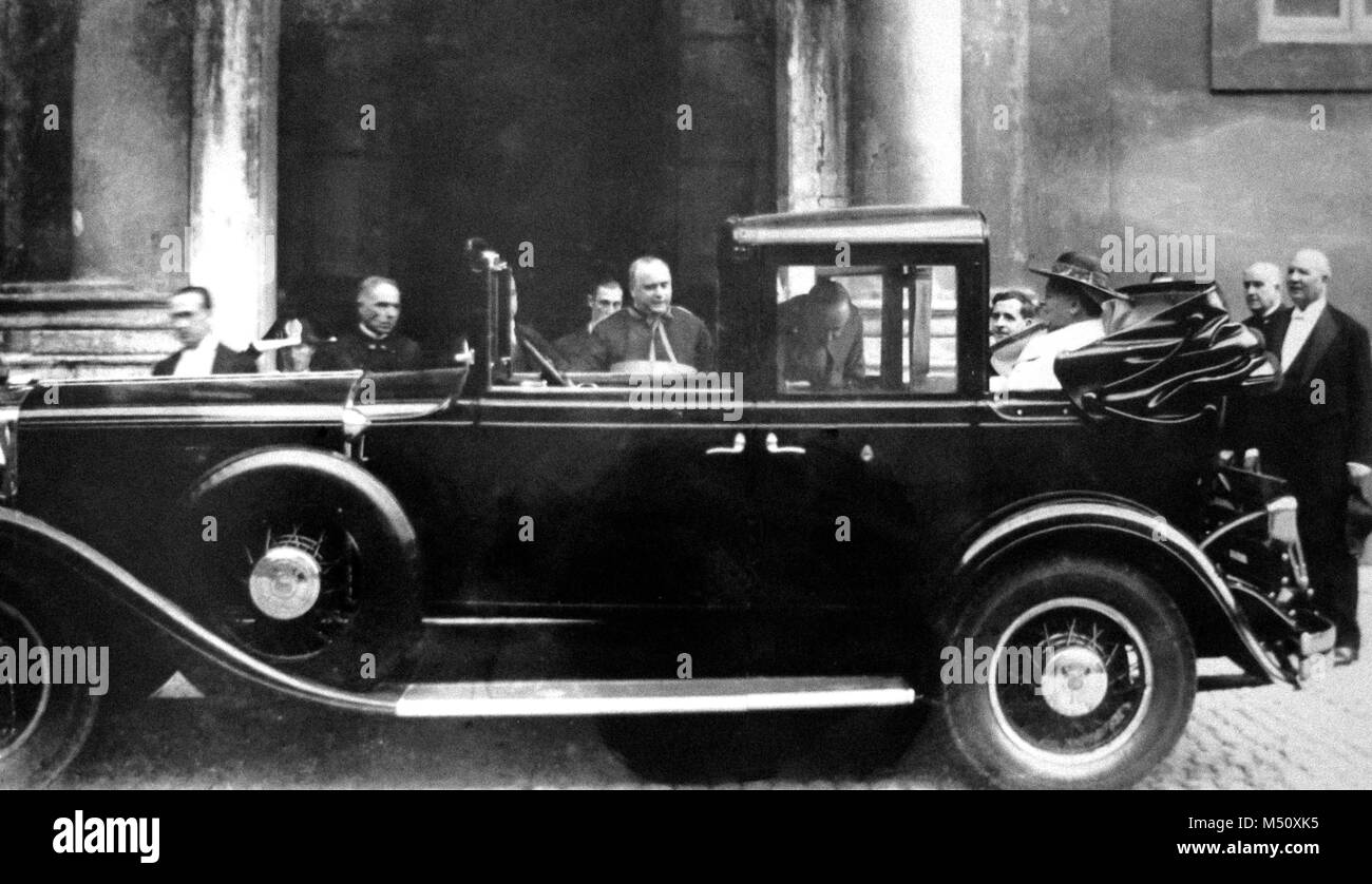 the Graham-Paige 837, an American eight-cylinder of great prestige, was ...