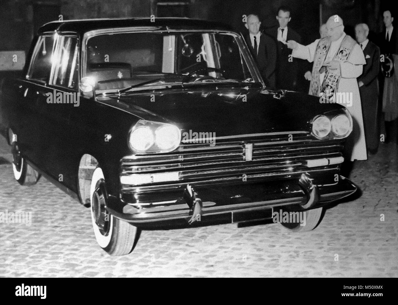 The Fiat 2100 donated to Pope San Giovanni XXIII on March 11, 1959 from ...