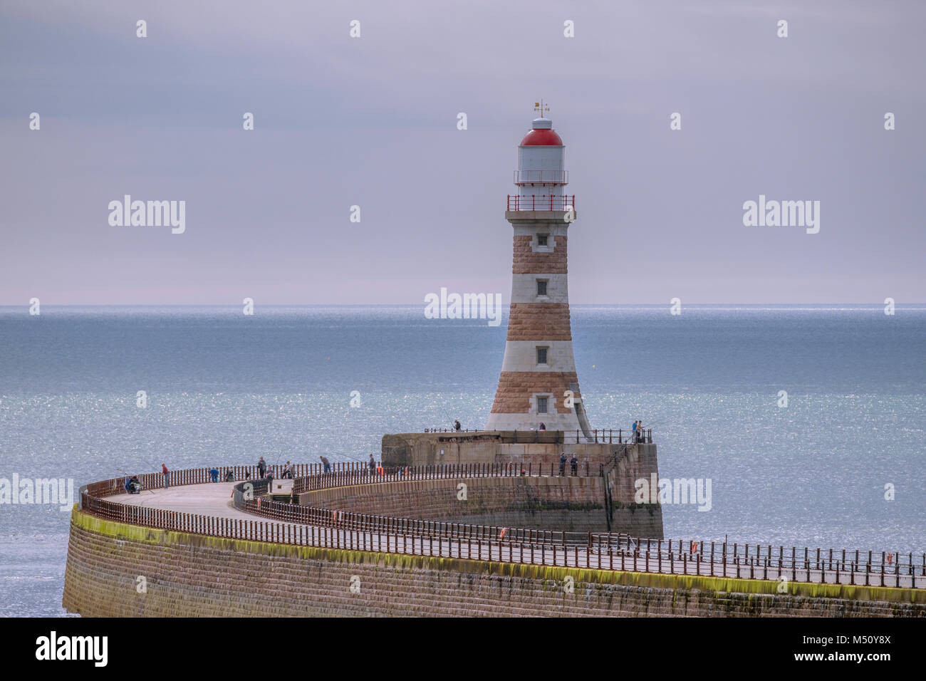 Roker pier and lighthouse Stock Photo - Alamy