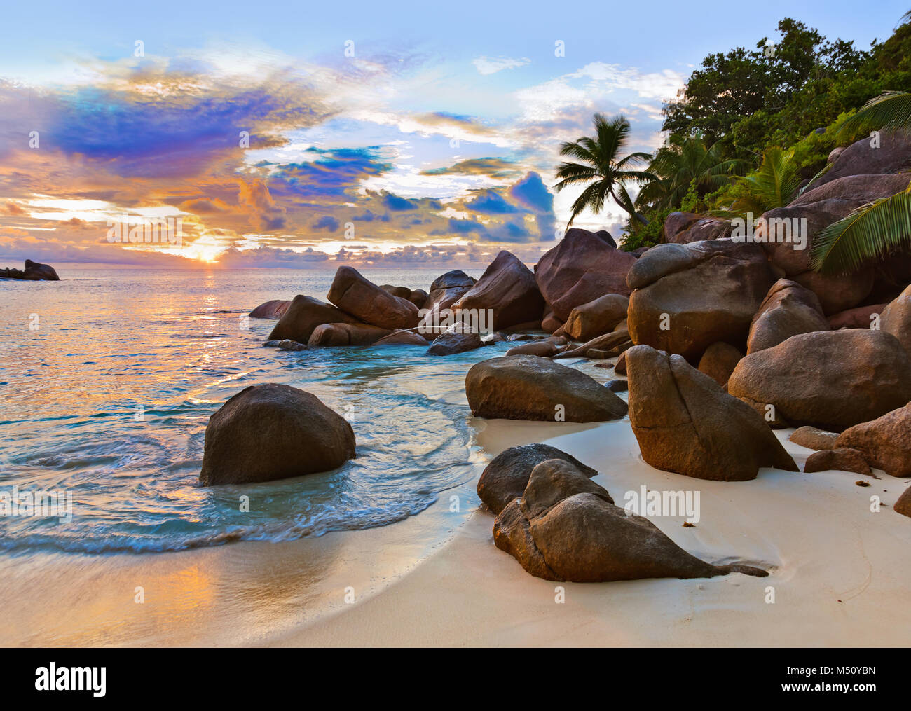 Seychelles tropical hi-res stock photography and images - Alamy