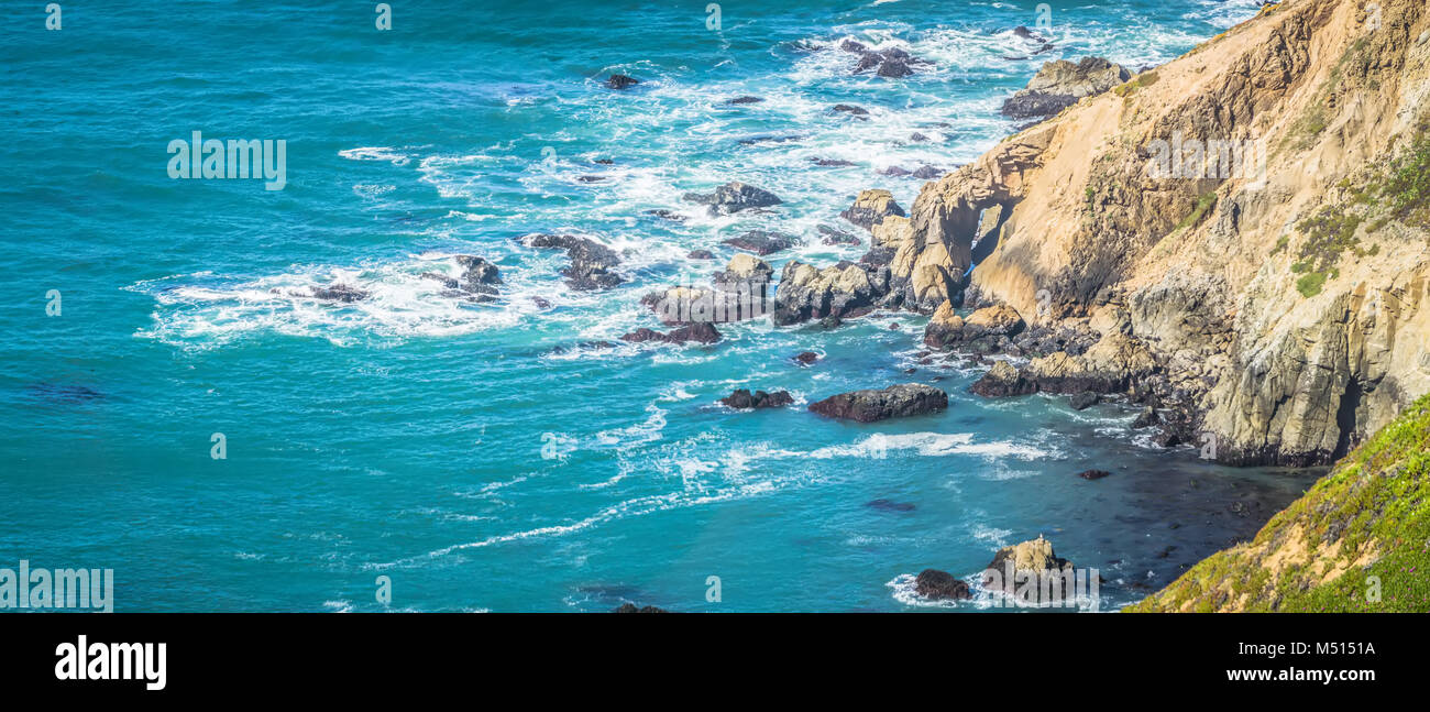pacific ocean coastal cliff scenes Stock Photo - Alamy