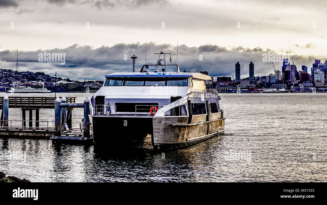 Seattle harbor view hi-res stock photography and images - Alamy