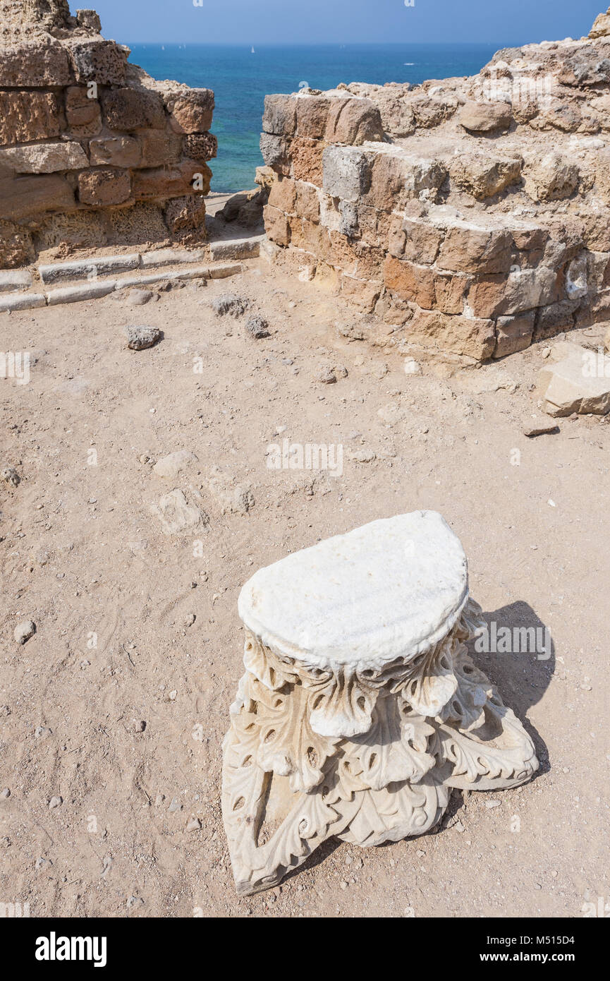 Capital column ancient hi-res stock photography and images - Alamy
