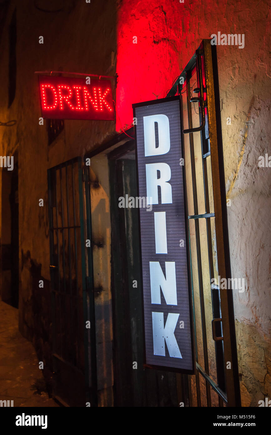 Drink here sign hi-res stock photography and images - Alamy