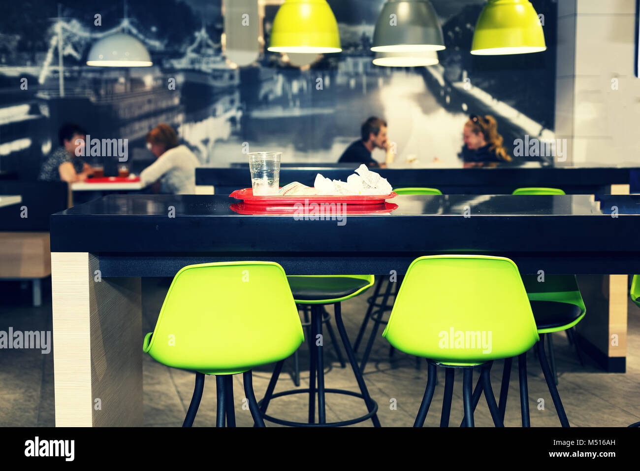 Fast food restaurant interior hi-res stock photography and images - Alamy