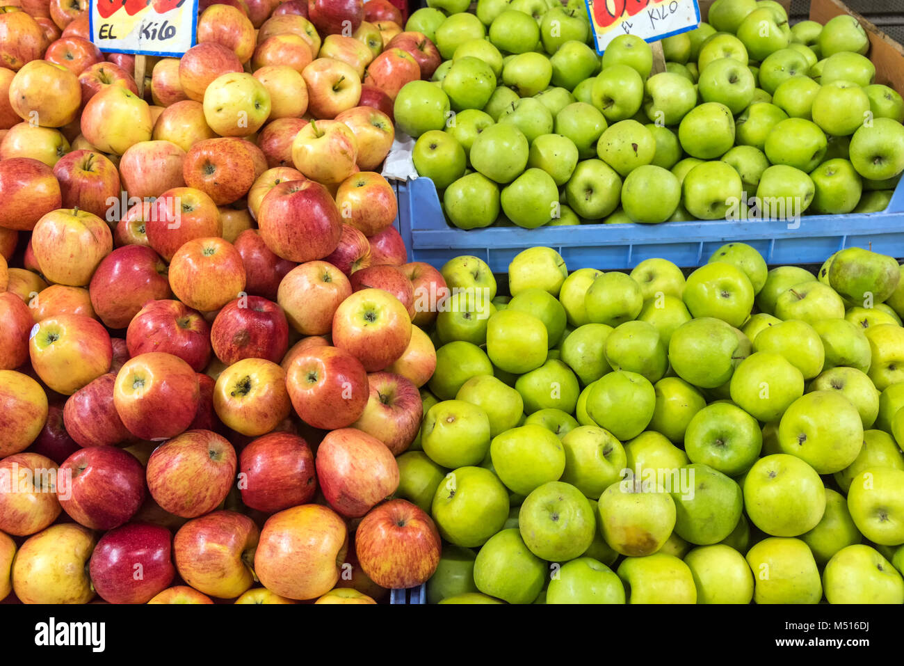 Fresh red and green apples for sale at a market Stock Photo - Alamy