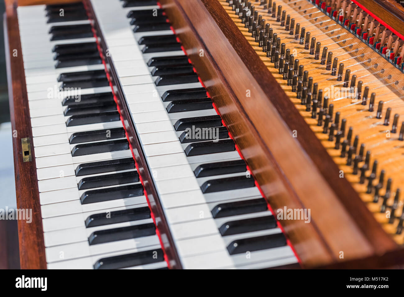 Double keyboard piano hi-res stock photography and images - Alamy