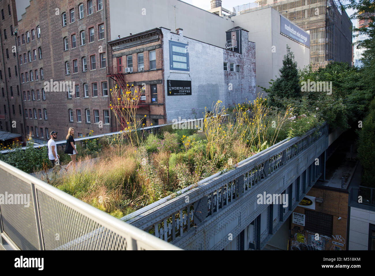 Unidentified people at High Line in New York City Stock Photo - Alamy
