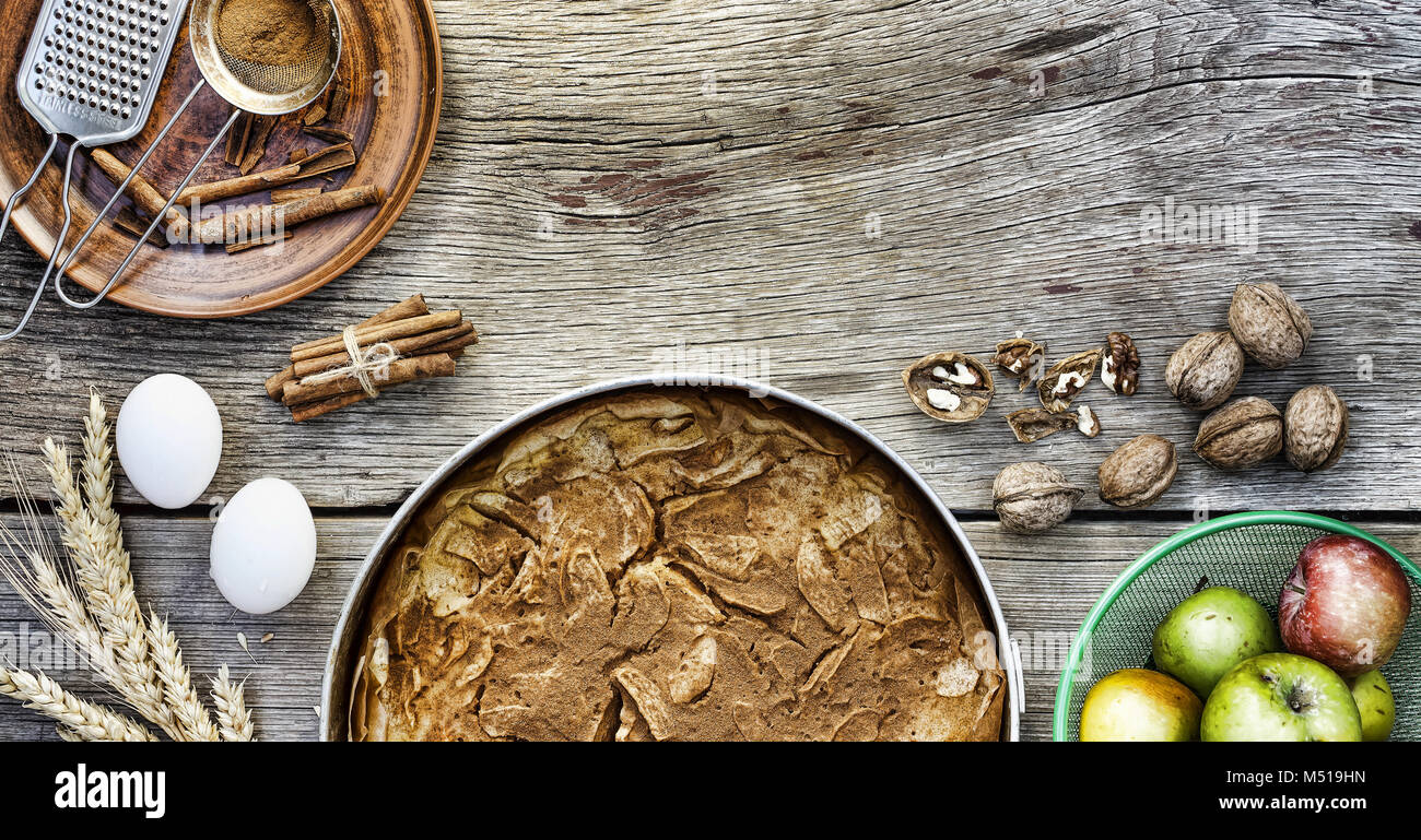 Walnuts raisins cake recipe hi-res stock photography and images - Alamy