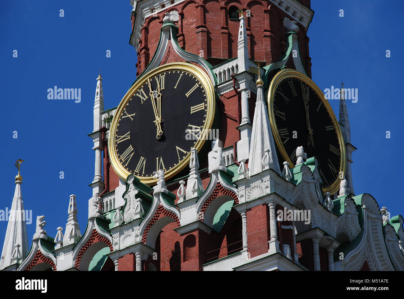 Chiming clock hi-res stock photography and images - Alamy