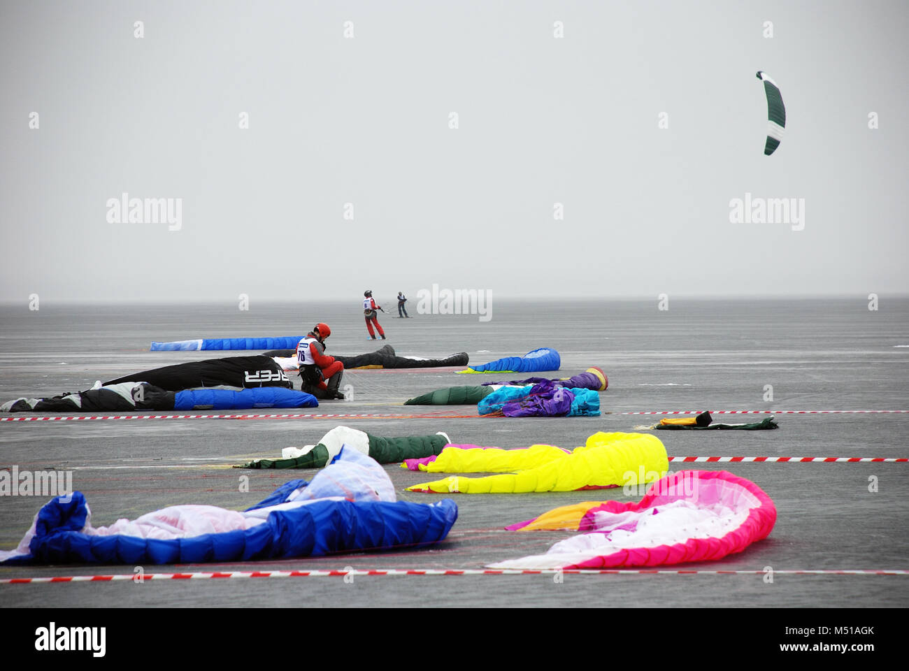 Kiting hi-res stock photography and images - Alamy