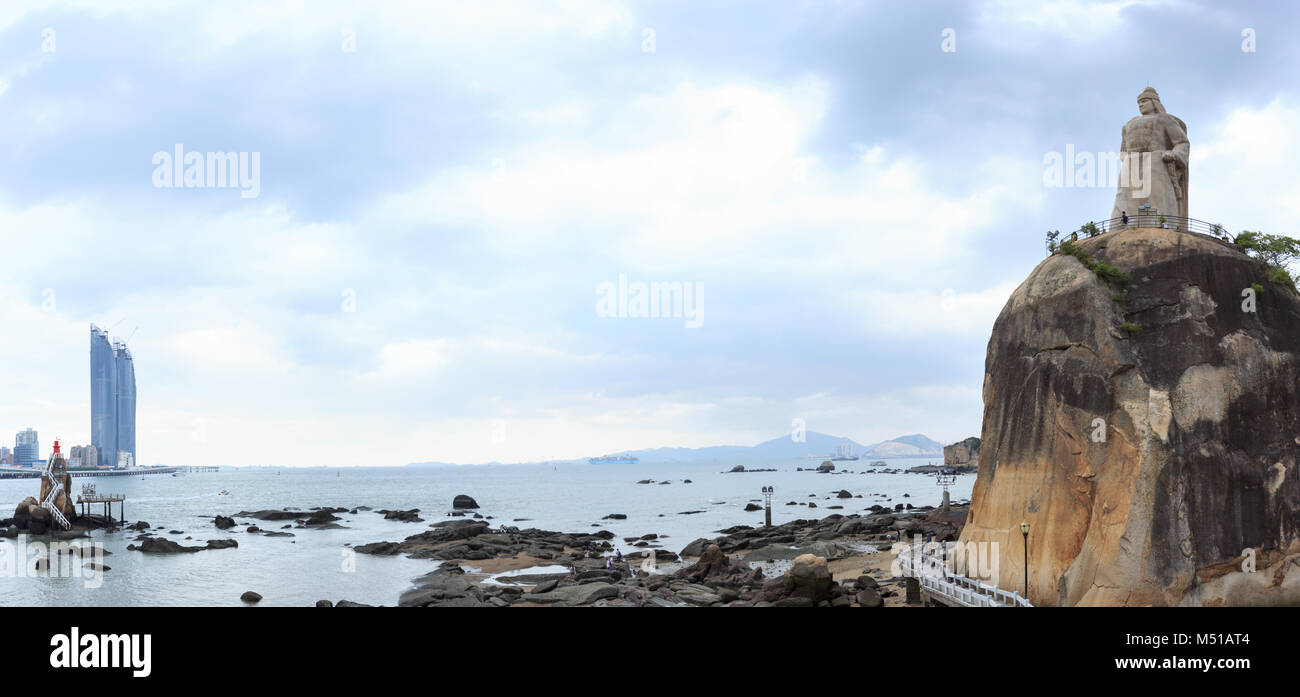 Haoyue Park Zheng Chenggong Statue Stock Photo - Alamy