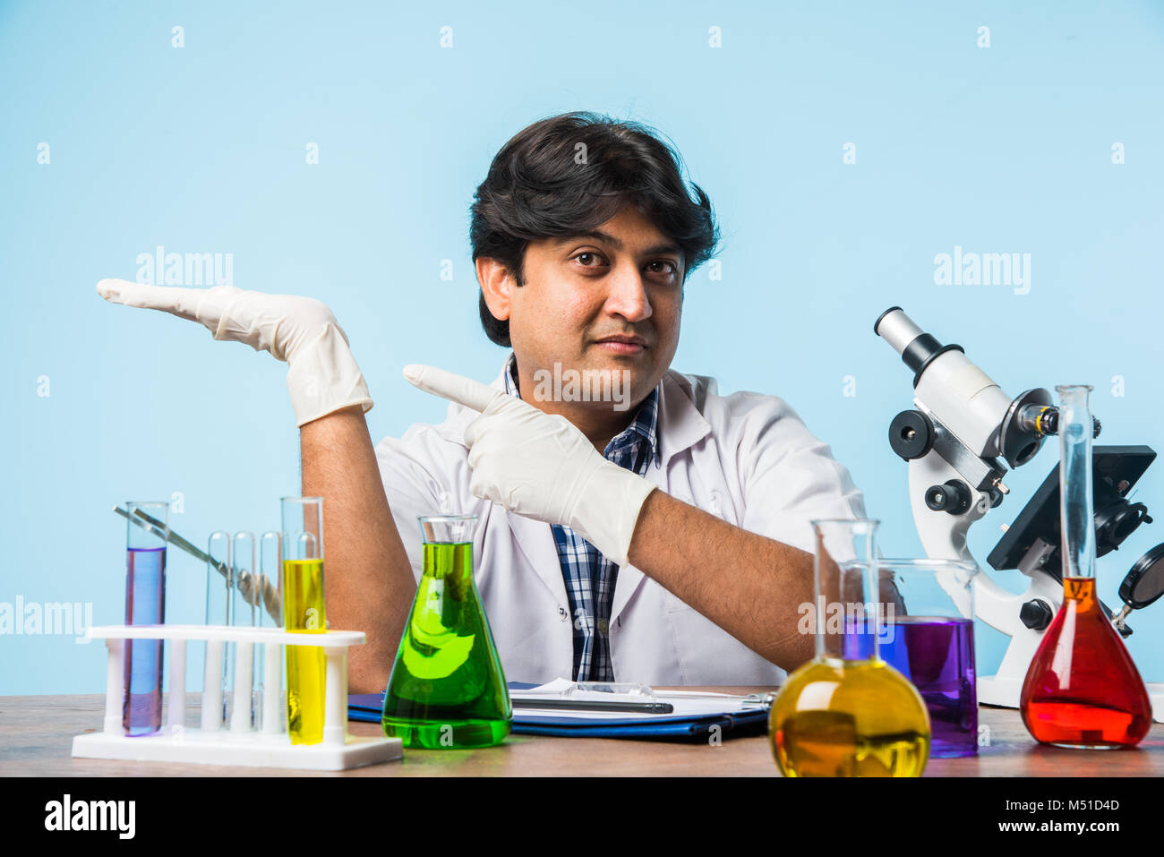 Indian scientists hi-res stock photography and images - Alamy