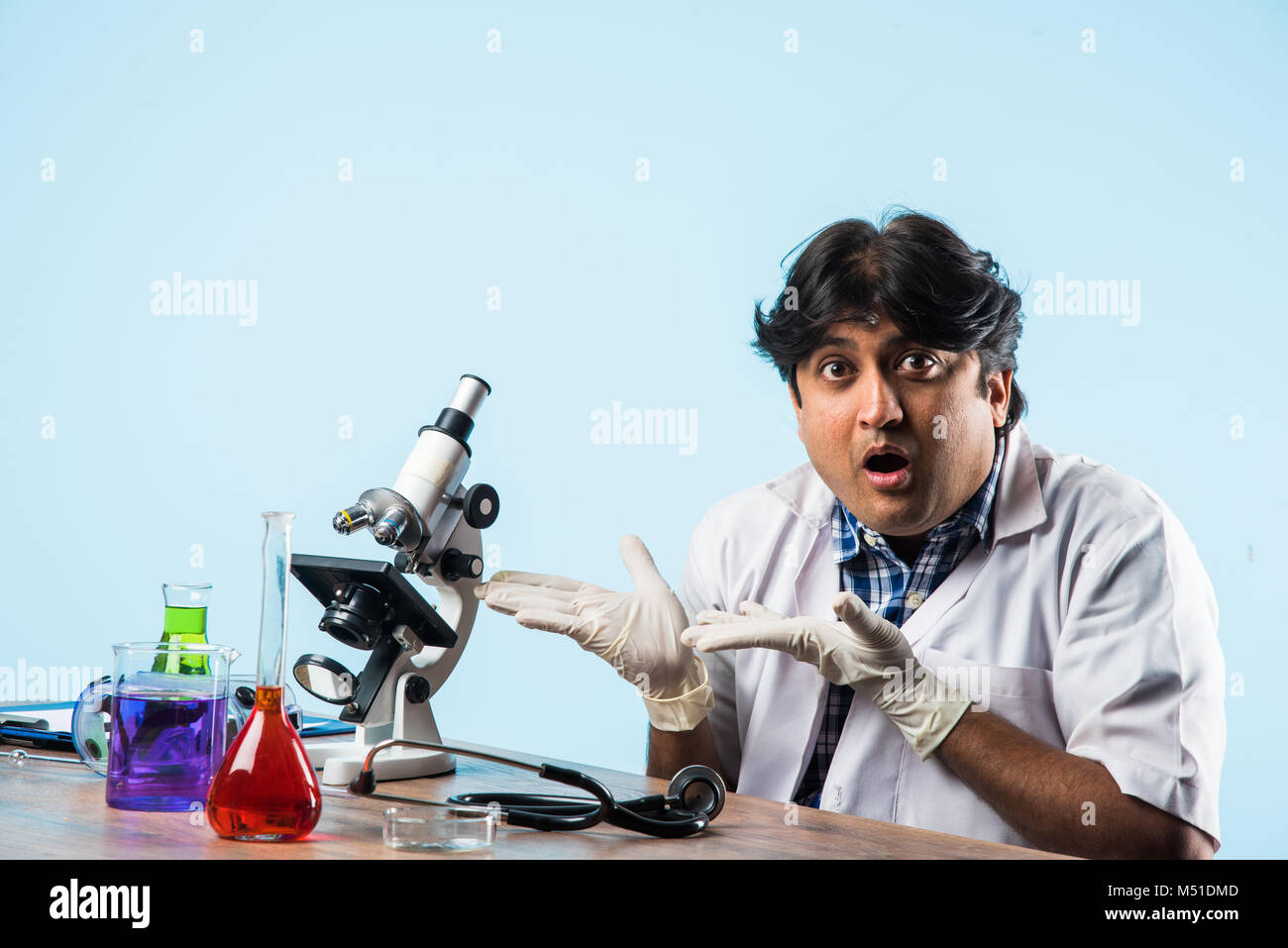 India research scientists hi-res stock photography and images - Alamy