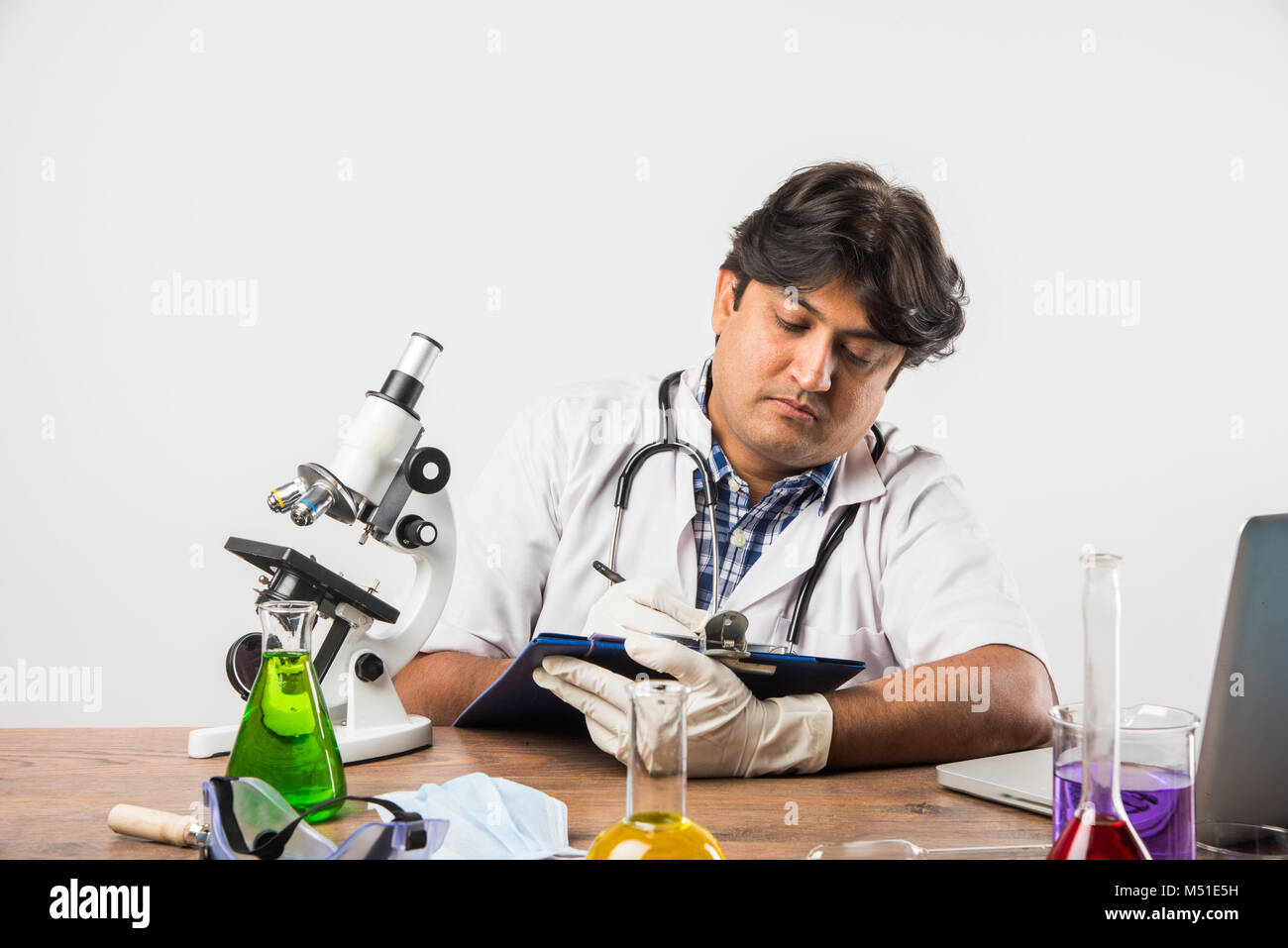 India university chemistry hi-res stock photography and images - Alamy