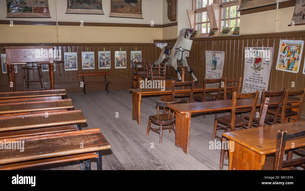 British history classroom hi-res stock photography and images - Alamy