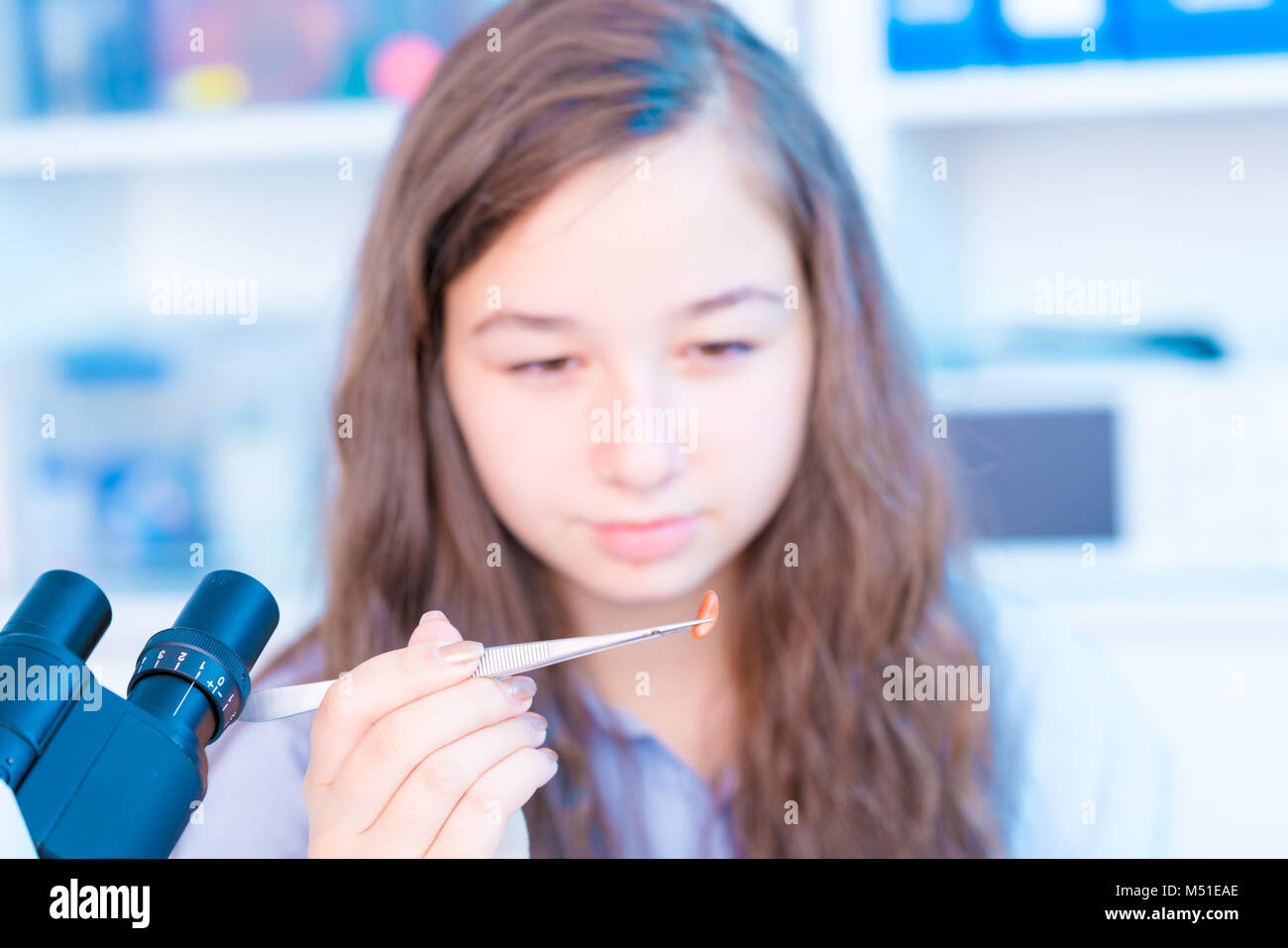 Classroom experiment soil hi-res stock photography and images - Alamy